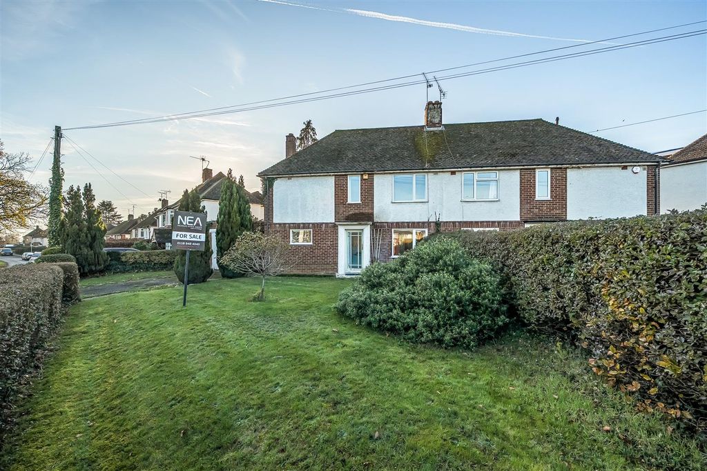 Buckingham Drive, Emmer Green, Reading RG4, 3 bed semi-detached house ...