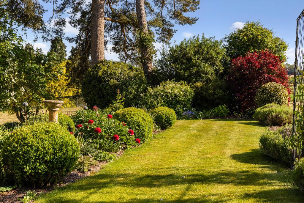 Manor Farm House, North Waltham, Basingstoke, Hampshire RG25, 6 bed ...