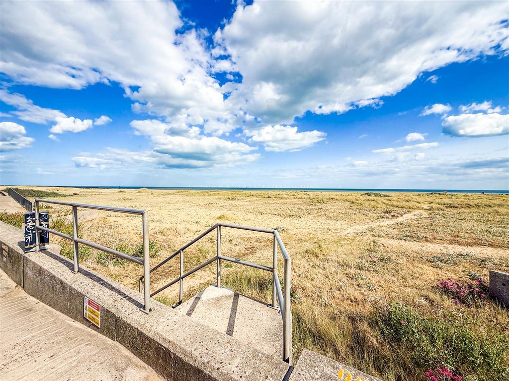 Broadway, Jaywick Village, Essex CO15, 3 bed detached bungalow for sale ...