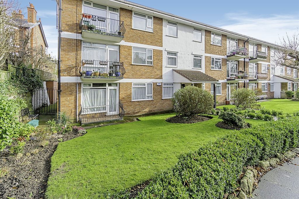 Storeton Road, Prenton CH43, 2 bed flat for sale, £130,000 | PrimeLocation