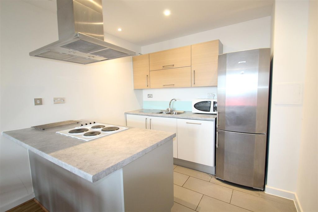 Icona Point, Warton Road, Stratford E15, 2 bed flat to rent, £2,080 pcm ...