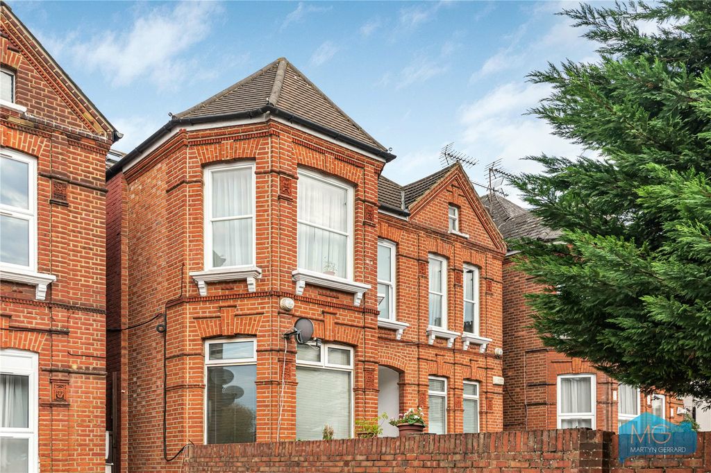 Shoot Up Hill, London NW2, 3 bed flat for sale, £700,000 | PrimeLocation