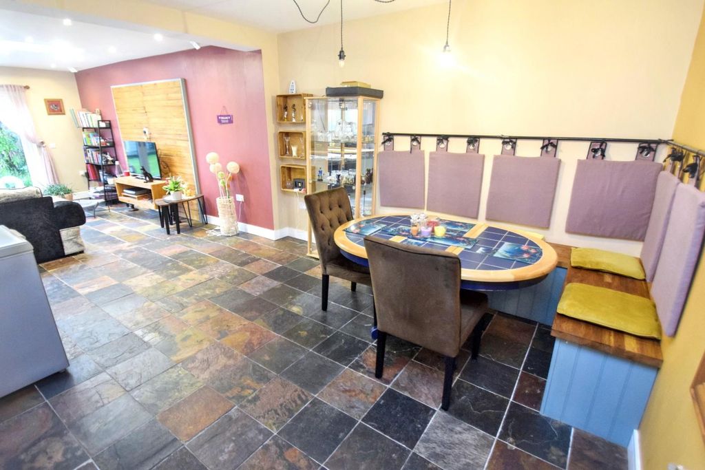 Gorringe Valley Road, Eastbourne BN20, 4 bed semi-detached house for ...