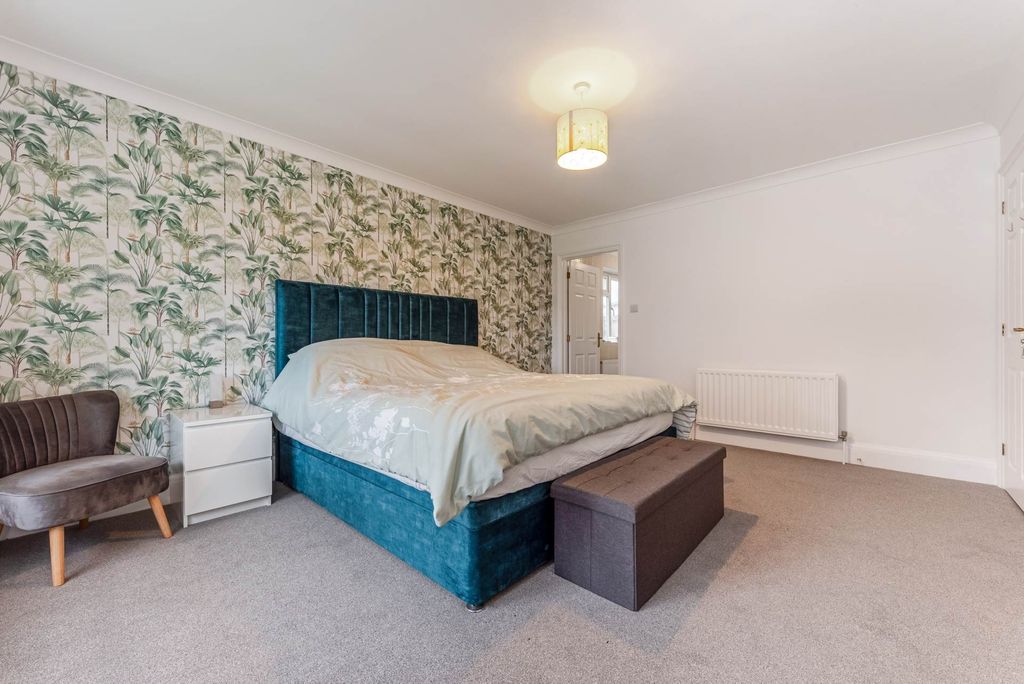 Earnley Manor Close, Earnley, West Sussex PO20, 4 bed detached bungalow ...
