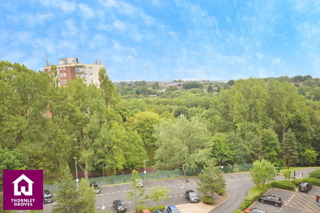Lakeside Rise, Manchester, Greater Manchester M9, 2 bed flat for sale ...