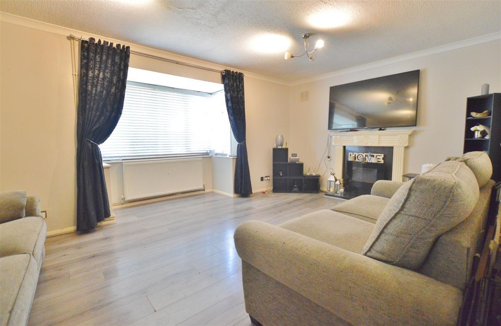 Amberley Road, Slough SL2, 3 bed link detached house for sale, £475,000 ...