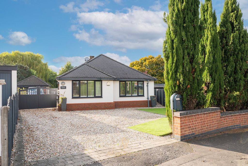 Spinney Road, Burbage LE10, 4 bed detached house for sale, £850,000 ...