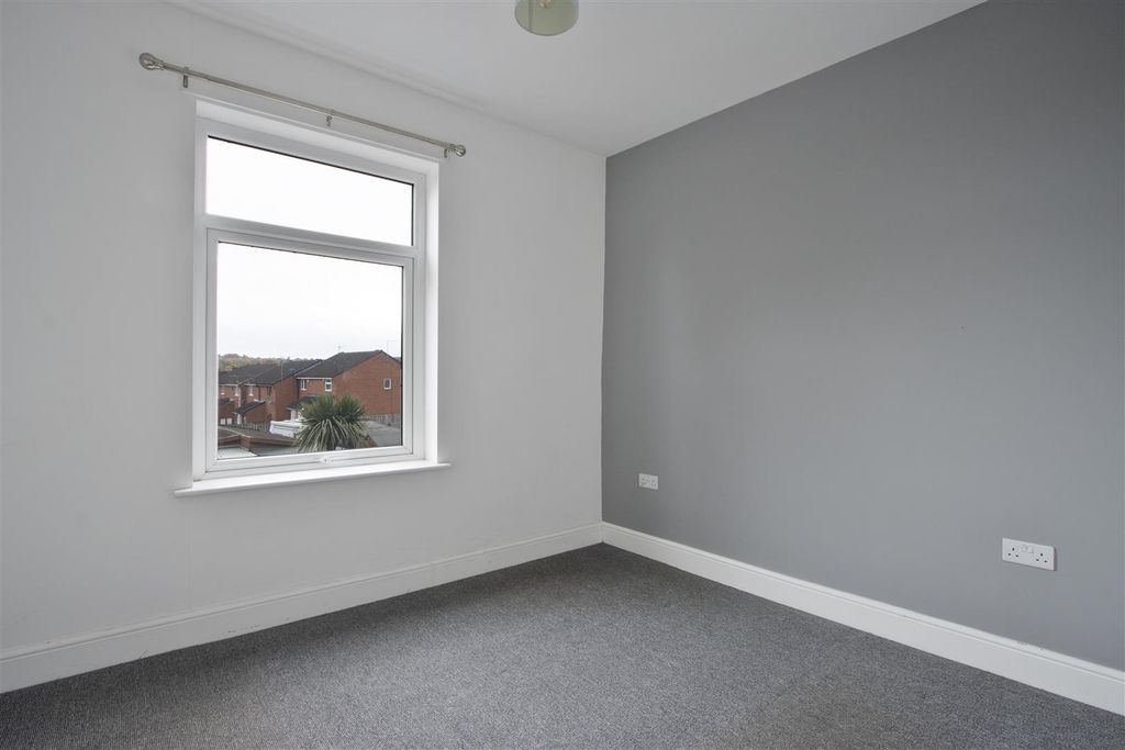 Devonshire Road North, New Whittington, Chesterfield S43, 2 bed ...