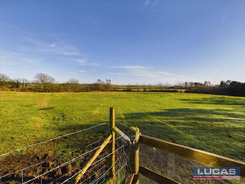 Bodfan, Trefor LL65, 5 bed detached house for sale, £475,000 ...