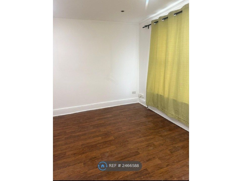 Goodmayes, London IG3, Studio to rent, £1,050 pcm | PrimeLocation