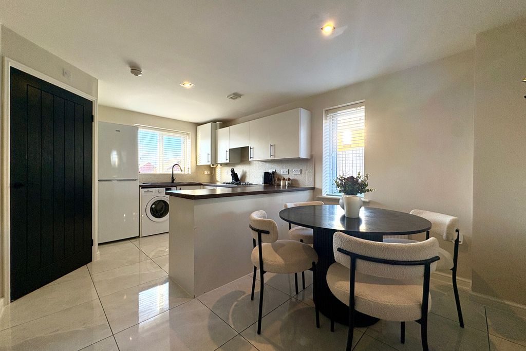 Luddington Drive, Ashurst, Skelmersdale WN8, 3 bed semi-detached house ...