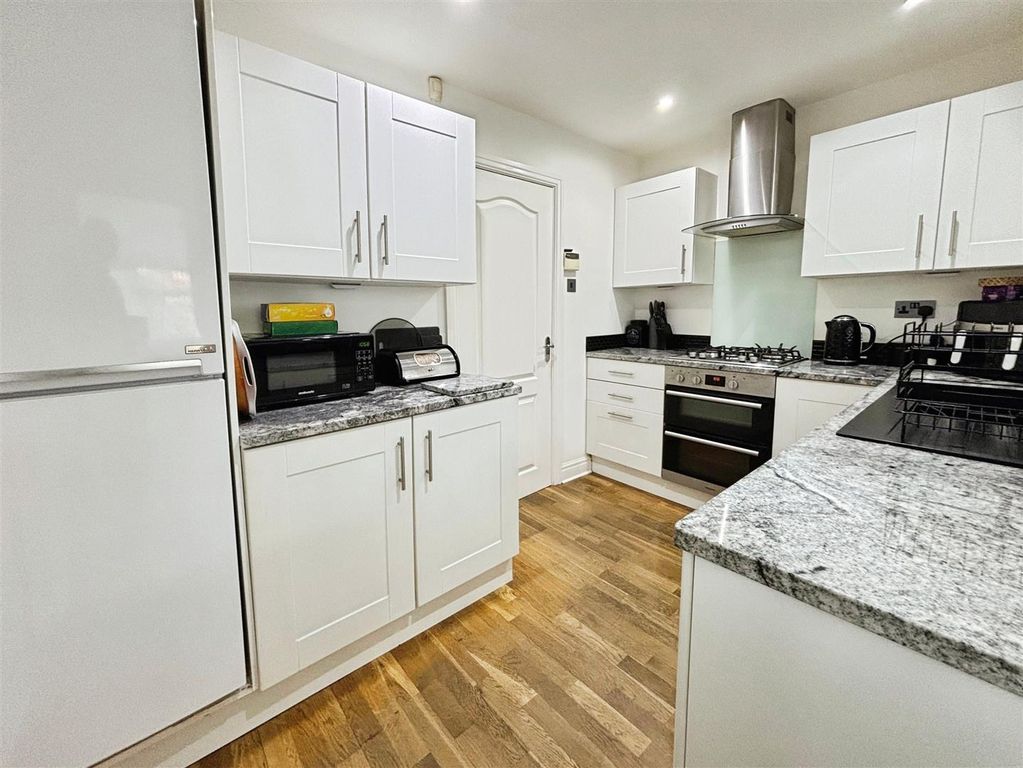 Trueman Court, Low Moor, Bradford BD12, 3 bed detached bungalow for ...