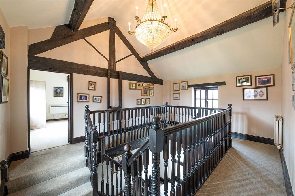 Oak Bank Barn And Apts, Heatley Lane, Broomhall, Nantwich CW5, 5 bed ...