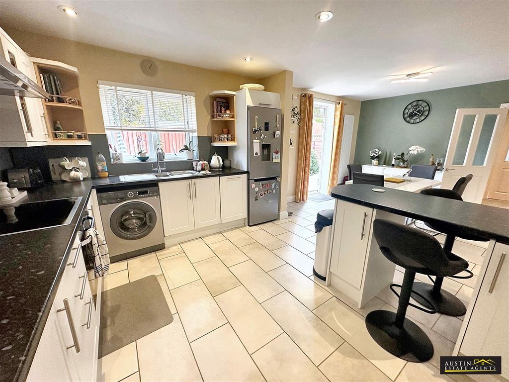 Manor Road, Radipole, Weymouth, Dorset DT3, 4 bed detached house for ...