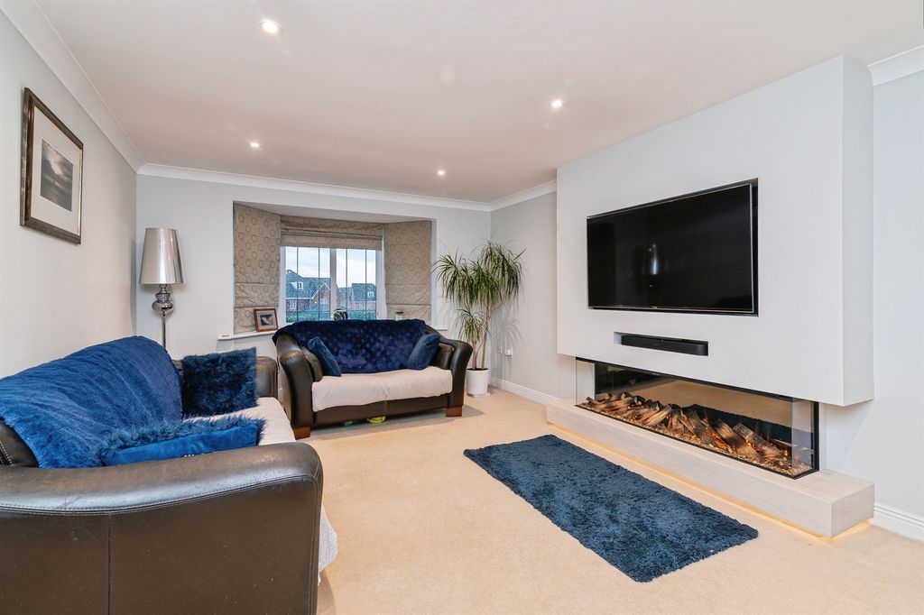 The Green, Carlton, Nottingham NG4, 4 bed detached house for sale, £ ...