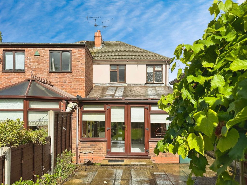 Lane Green Avenue, Codsall, Wolverhampton WV8, 2 bed semi-detached ...