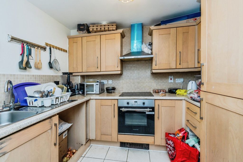 Actonville Avenue, Wythenshawe, Manchester M22, 2 bed flat for sale, £ ...