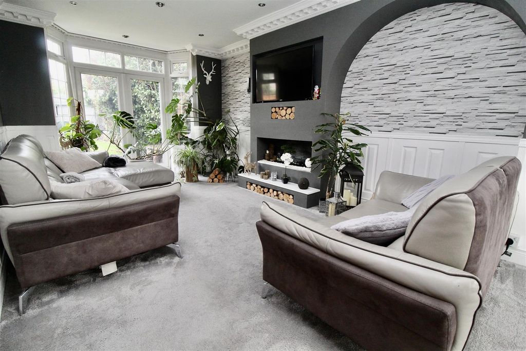 Elmfield Road, Castle Bromwich, Birmingham B36, 3 bed semi-detached ...