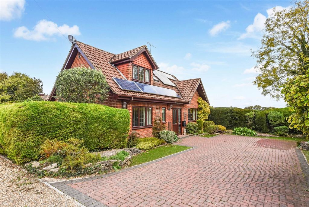 Station Road, Grateley SP11, 3 bed detached bungalow for sale, £475,000 ...