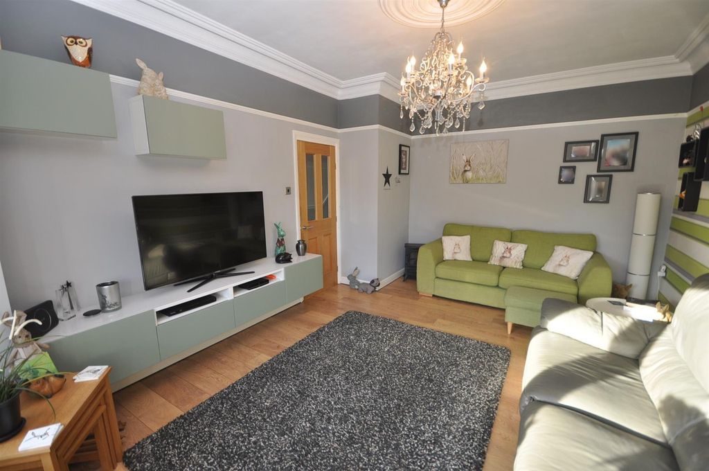 Field Road, Thorne, Doncaster DN8, 3 bed semi-detached house for sale ...