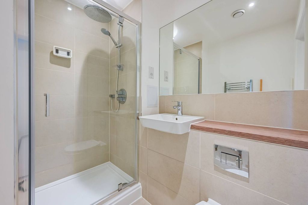 Anderson Square E3, Tower Hamlets, London,, 3 bed flat for sale, £ ...