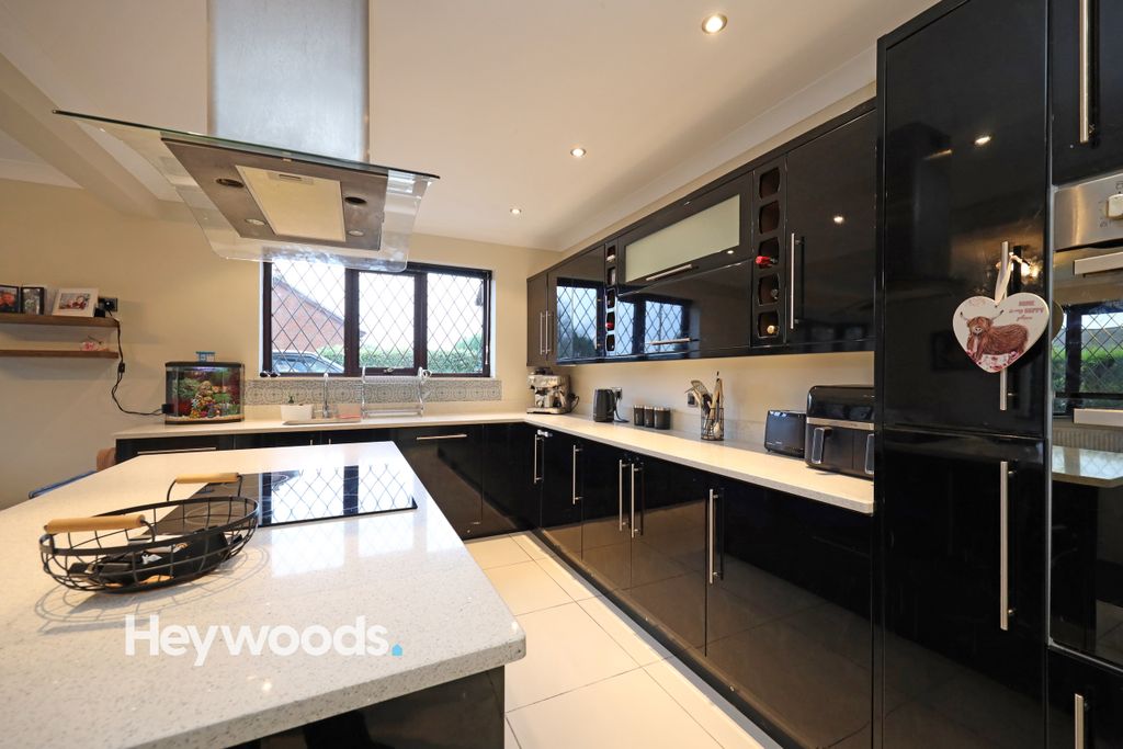 Hillwood House, Crewe Road, Madeley Heath, Crewe, Cheshire CW3, 4 bed ...