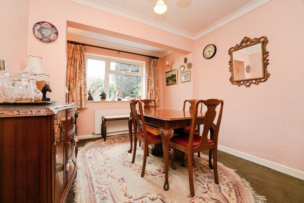 Belland Drive, Charlton Kings, Cheltenham, Gloucestershire GL53, 3 bed ...