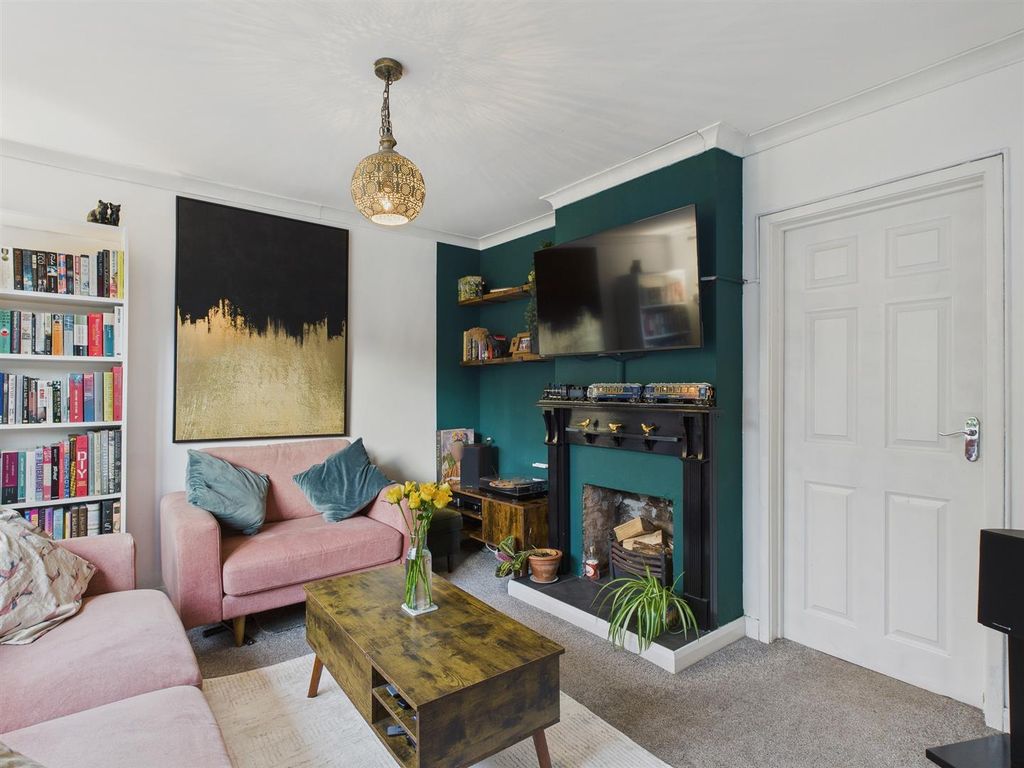 Cotswold Road, Malvern WR14, 3 bed semi-detached house for sale, £ ...