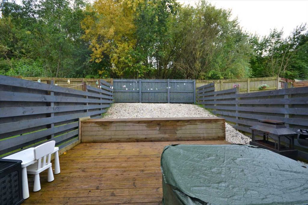 Bowhouse Drive, Castlemilk, Glasgow G45, 2 bed semi-detached house for ...
