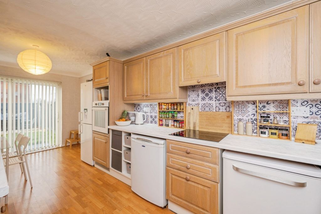 Hornbeam, Tamworth, Staffordshire B77, 4 bed semi-detached house for ...