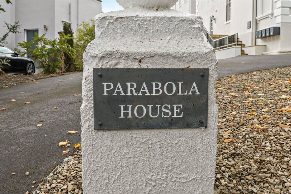 Parabola House, Parabola Road, Cheltenham GL50, 2 bed flat for sale, £ ...