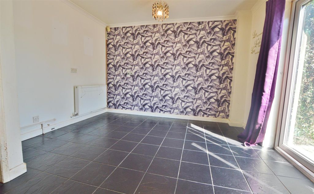 Amberley Road, Slough SL2, 3 bed link detached house for sale, £475,000 ...