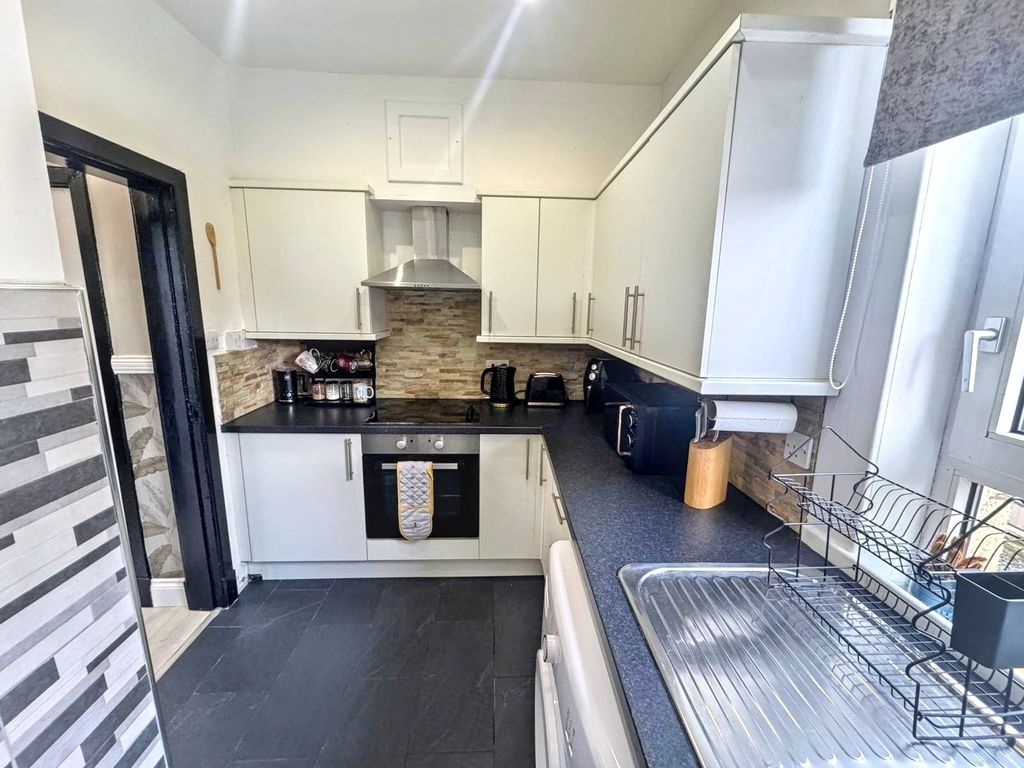 9, School Terrace, Coalsnaughton FK13, 2 bed flat for sale, £89,995 ...