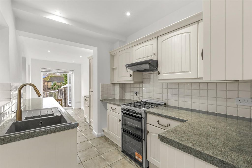 Hughenden Road, High Wycombe (No Chain) HP13, 2 bed semi-detached house ...