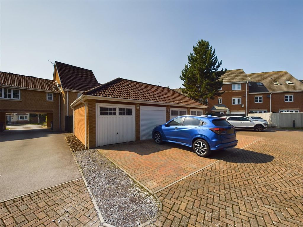 Tiber Road, North Hykeham, Lincoln LN6, 4 bed semi-detached house for ...