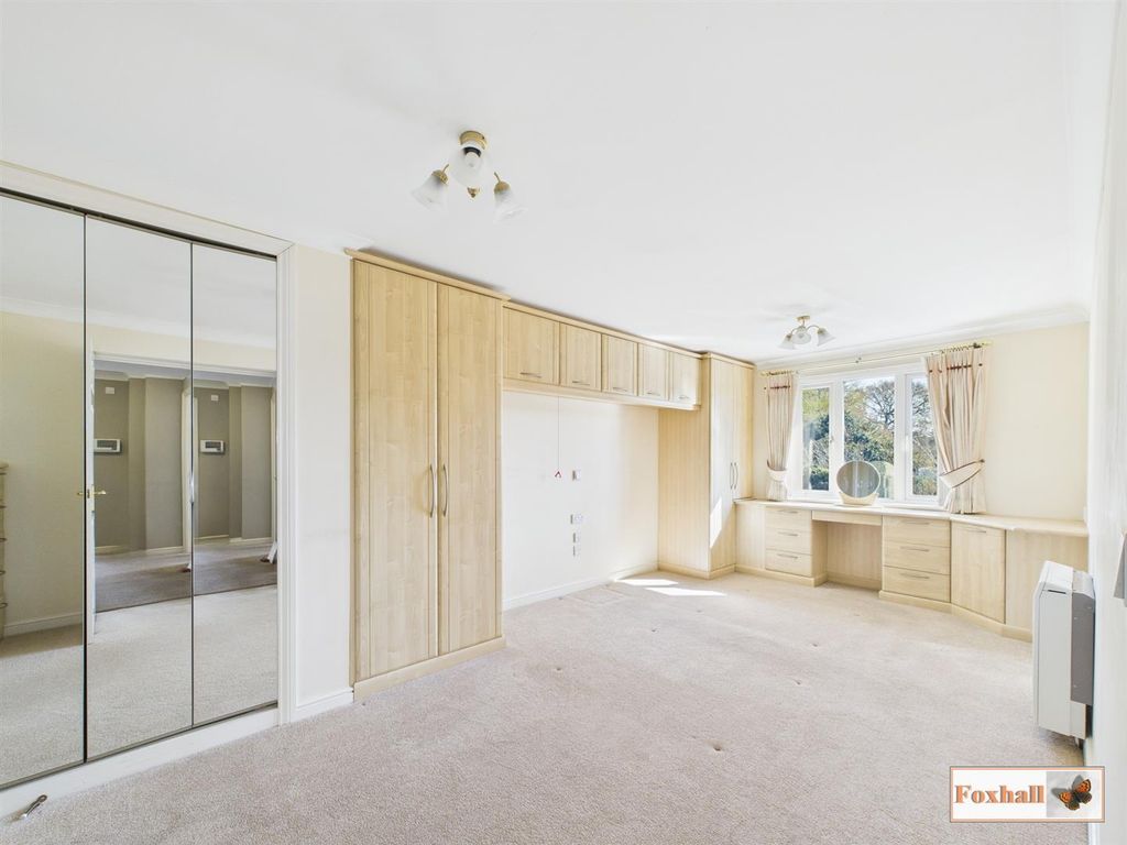 Cliff Lane, Ipswich IP3, 2 bed flat for sale, £160,000 | PrimeLocation