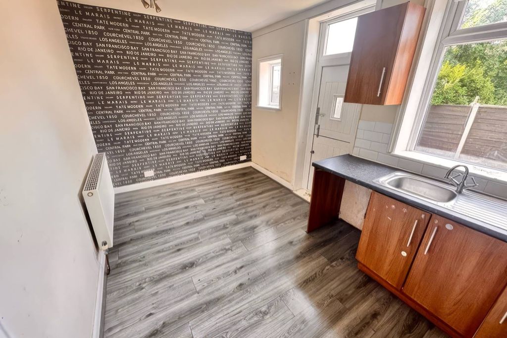 4, Garstang Avenue, Bolton, Greater Manchester BL2, 3 bed terraced ...