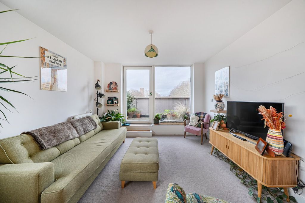 Pomeroy Street, Peckham, London SE14, 2 bed flat for sale, £500,000 ...