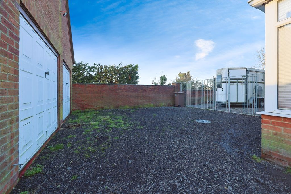Bardney Road, Washingborough, Lincoln, Lincolnshire LN4, 4 bed detached ...