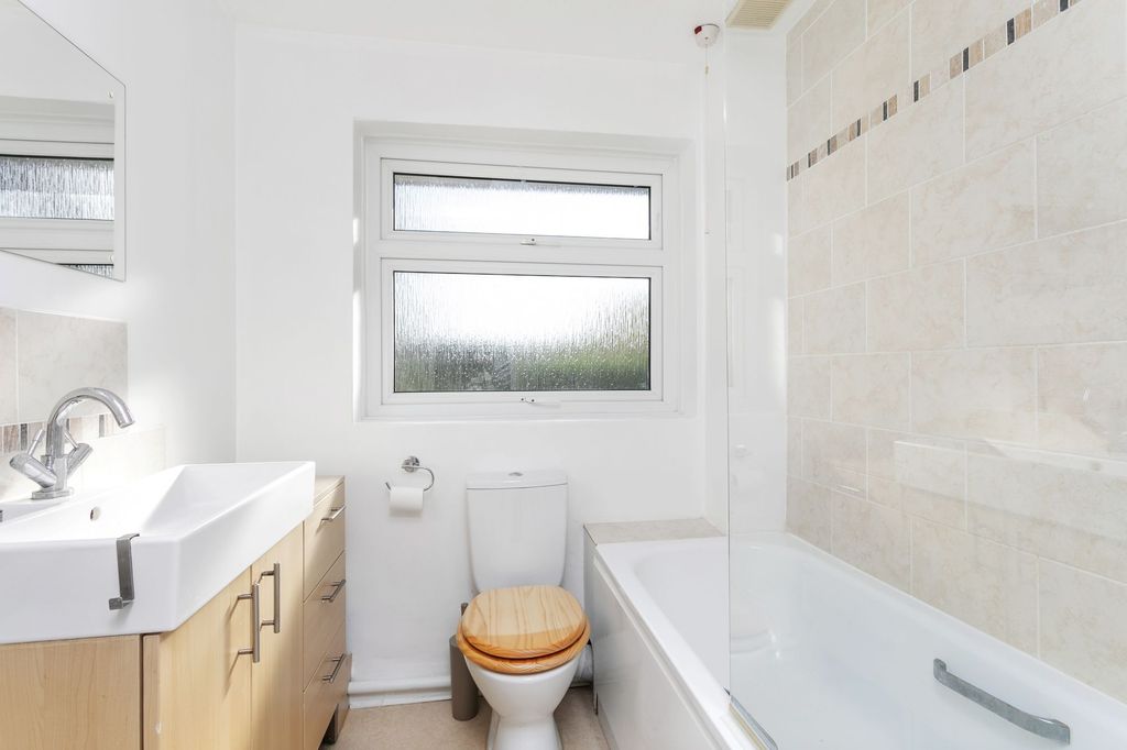 May Tree Close, Winchester SO22, 3 bed semi-detached house to rent ...