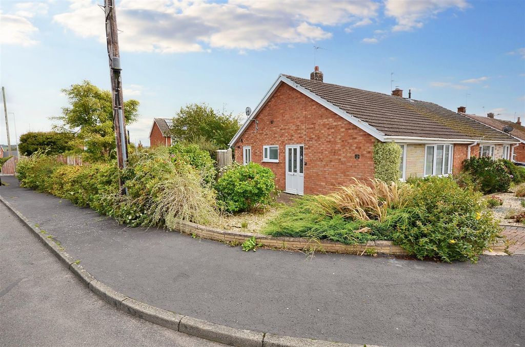 Windsor Close, Stone ST15, 2 bed semi-detached bungalow for sale, £ ...