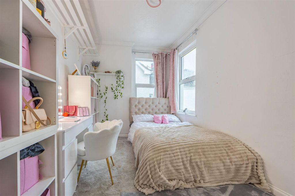 Whitefriars Crescent, Westcliff-On-Sea SS0, 1 bed flat for sale, £ ...