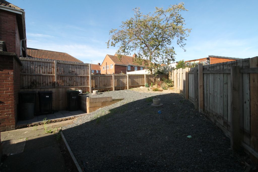 Malvern Gardens, Lobley Hill, Gateshead NE11, 2 bed semi-detached house ...