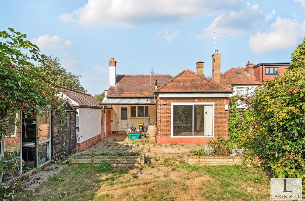 Elgar Close, Ickenham UB10, 2 bed detached bungalow for sale, £650,000 ...