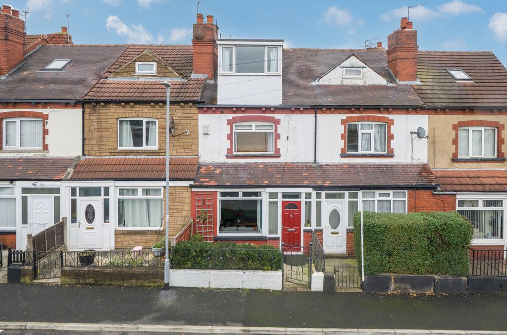 Halliday Place, Leeds, West Yorkshire LS12, 3 bed terraced house for ...