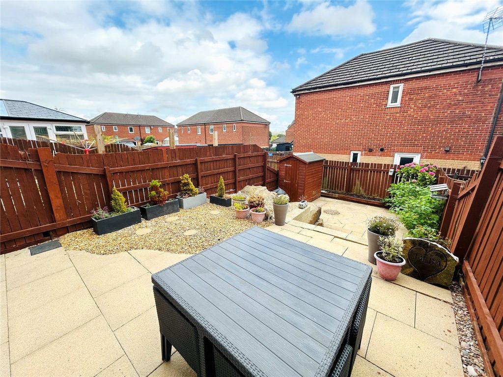 Heathmoor Park Road, Halifax, West Yorkshire HX2, 5 bed terraced house ...