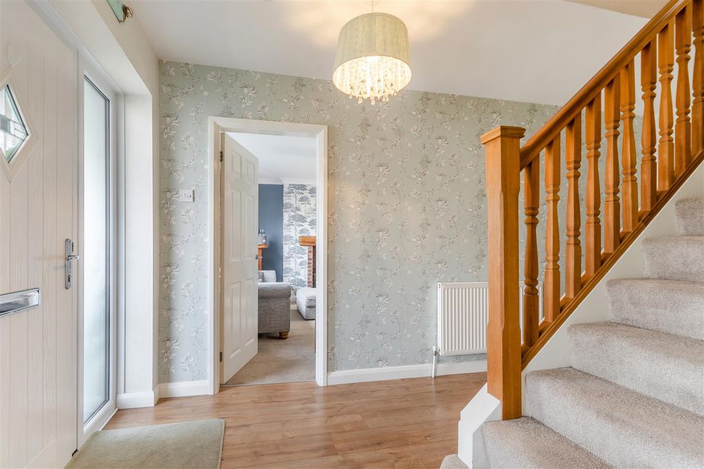 Chatsworth Close, Mansfield NG18, 4 bed detached house for sale, £ ...