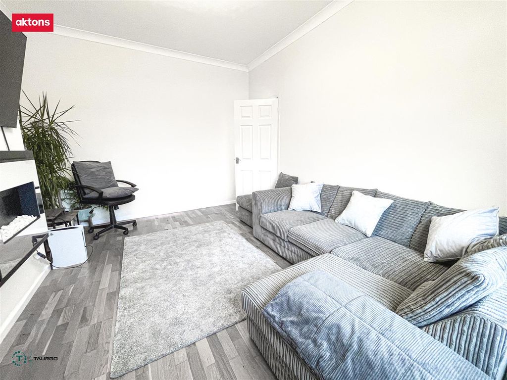 Energlyn Close, Caerphilly CF83, 2 bed semi-detached bungalow for sale ...