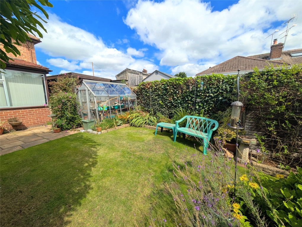 Bendee Avenue, Little Neston, Neston, Cheshire CH64, 3 bed semi ...