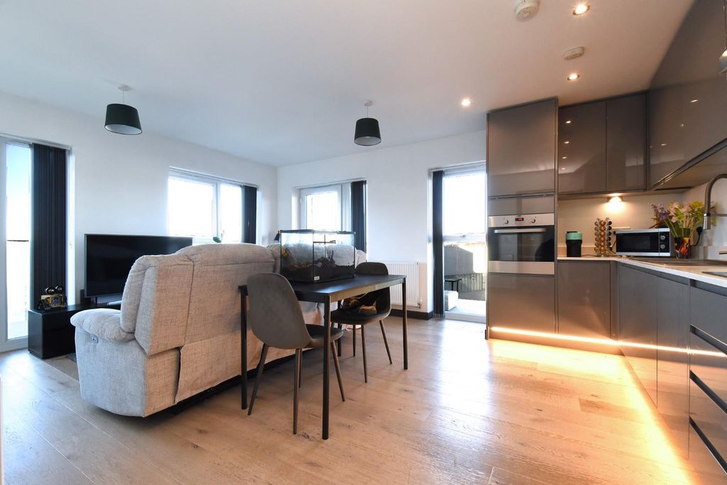 James Smith Court, Dartford, Kent DA1, 2 bed flat for sale, £330,000 ...